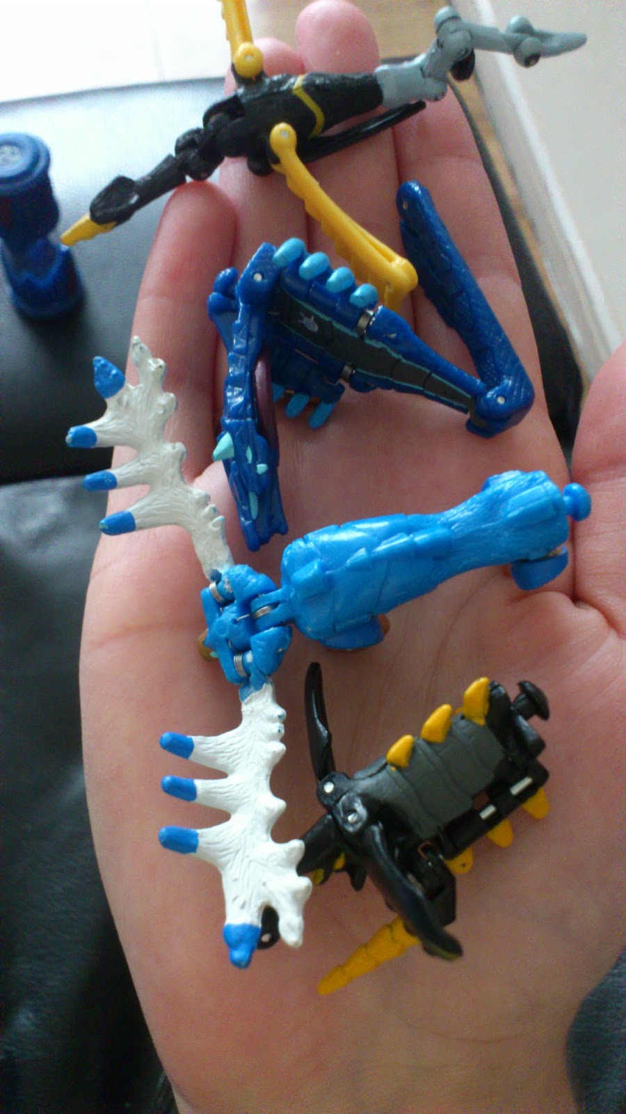 Monsuno Strike Combat Set & Cores - My Three and Me